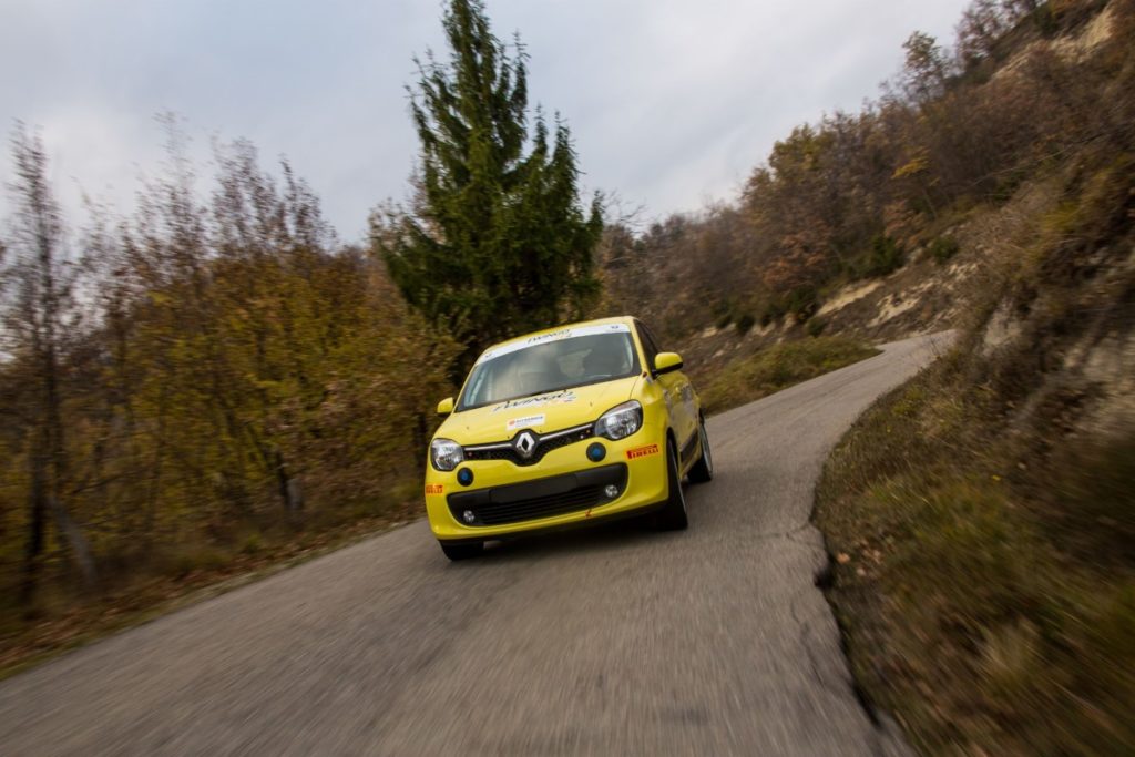 Stagione Rally 2017: Twingo R1A diventa "EVO" - MotoriNoLimits | Auto ...
