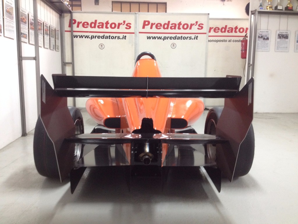 Formula X presenta la nuova Predator's PC015 - MotoriNoLimits | Auto ...