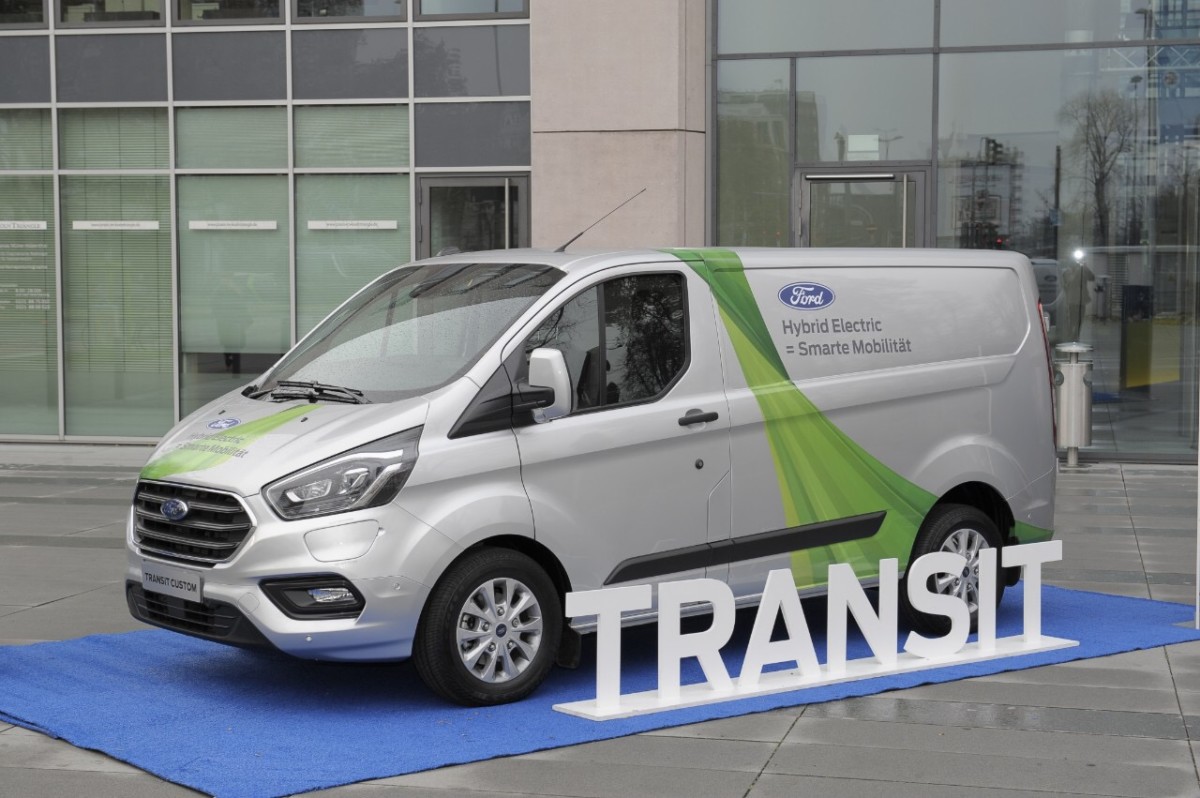 Ford Transit Custom Plug-In Hybrid - MotoriNoLimits | Auto, F1, motori ...